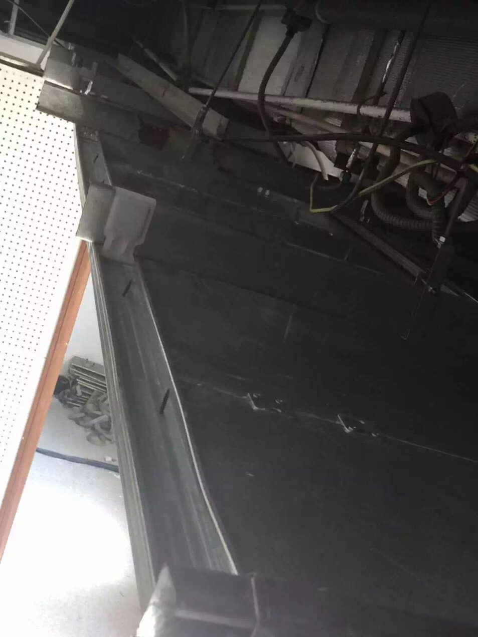Installation of aluminium honeycomb panel ceiling – Alco International ...